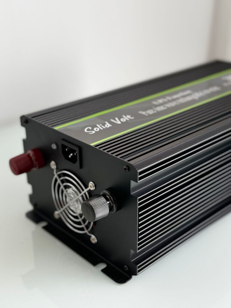 Invertor Sinus Pur 2000W/4000W Cu Telecomanda, Solid Volt